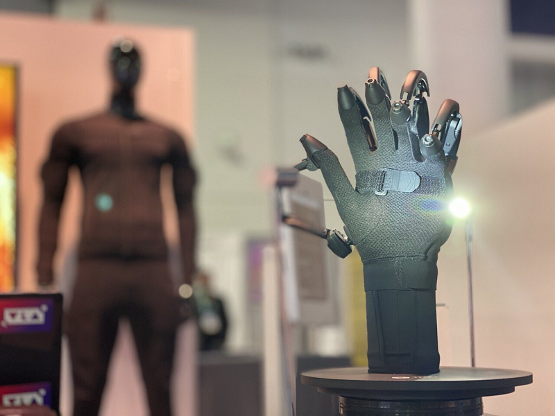 Костюм белорусов TESLASUIT завоевал награду DreamlandXR Awards на CES ...